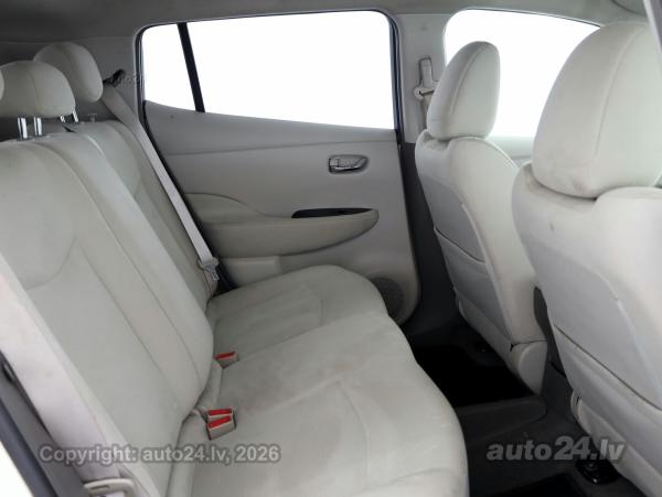 Balts Nissan Leaf 2012 Tallina, ar dzinēja tilpumu 0.00 L un nobraukumu 159 tūkst. km par 2999 €, foto 7 vietnē AUTOMOTO.COM.LV