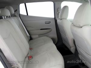 White Nissan Leaf 2012 in Tallinn, with an engine capacity of 0.00 L and mileage of 159 thousand km for 2999 €, photo 8 on AUTOMOTO.COM.LV