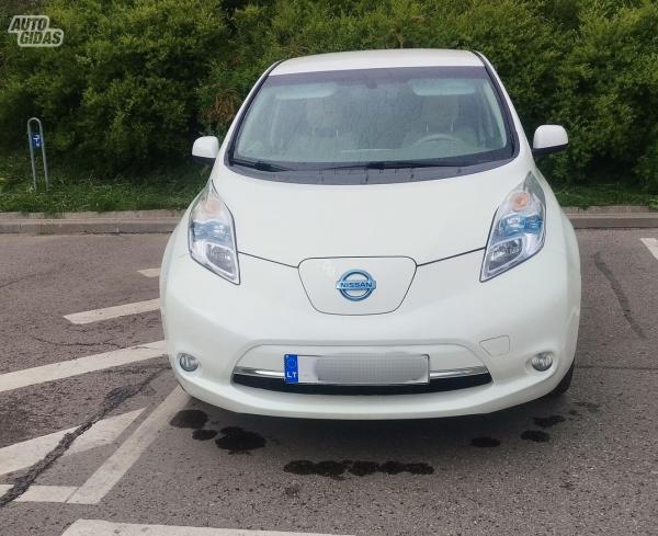 White Nissan Leaf 2012 in Vilnius, with an engine capacity of 0.00 L and mileage of 87 thousand km for 4250 €, photo 2 on AUTOMOTO.COM.LV