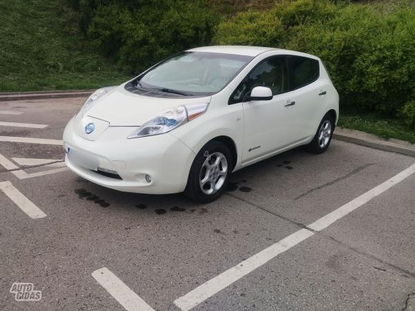 White Nissan Leaf 2012 in Vilnius, with an engine capacity of 0.00 L and mileage of 87 thousand km for 4250 €, photo 5 on AUTOMOTO.COM.LV