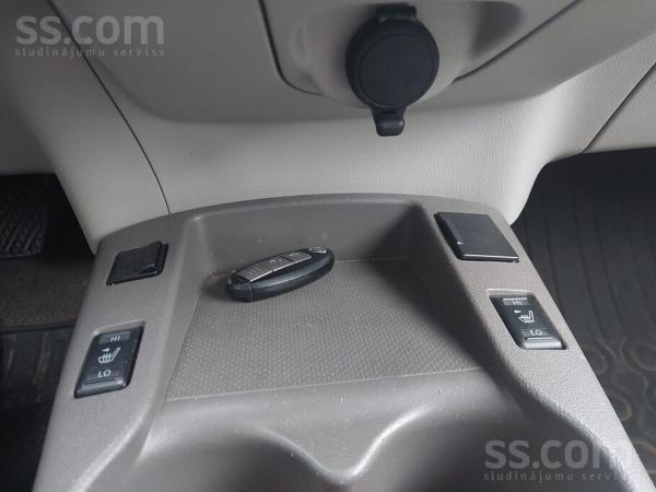 Balts Nissan Leaf 2012 Rīga, ar dzinēja tilpumu 0.00 L un nobraukumu 133 tūkst. km par 5900 €, foto 5 vietnē AUTOMOTO.COM.LV