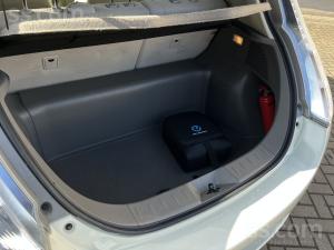 Balts Nissan Leaf 2012 Jelgava, ar dzinēja tilpumu 0.00 L un nobraukumu 171 tūkst. km par 4590 €, foto 8 vietnē AUTOMOTO.COM.LV