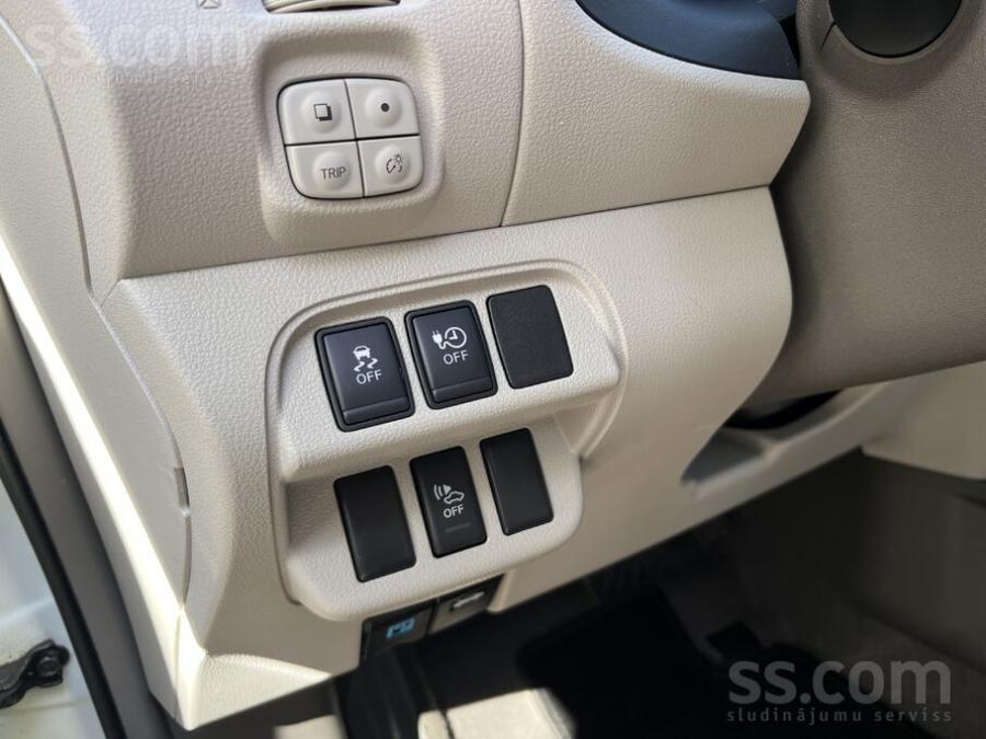 Balts Nissan Leaf 2012 Jelgava, ar dzinēja tilpumu 0.00 L un nobraukumu 171 tūkst. km par 4590 €, foto 10 vietnē AUTOMOTO.COM.LV