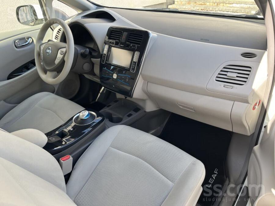 Balts Nissan Leaf 2012 Jelgava, ar dzinēja tilpumu 0.00 L un nobraukumu 171 tūkst. km par 4590 €, foto 14 vietnē AUTOMOTO.COM.LV