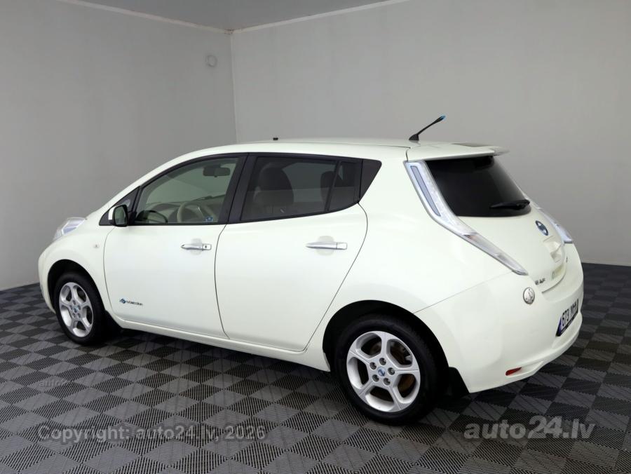 Balts Nissan Leaf 2012 Tallina, ar dzinēja tilpumu 0.00 L un nobraukumu 103 tūkst. km par 2999 €, foto 5 vietnē AUTOMOTO.COM.LV