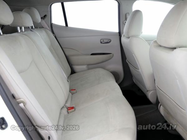 Balts Nissan Leaf 2012 Tallina, ar dzinēja tilpumu 0.00 L un nobraukumu 103 tūkst. km par 2999 €, foto 7 vietnē AUTOMOTO.COM.LV