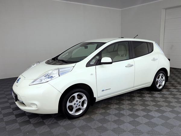 Balts Nissan Leaf 2012 Tallina, ar dzinēja tilpumu 0.00 L un nobraukumu 103 tūkst. km par 2799 €, foto 2 vietnē AUTOMOTO.COM.LV