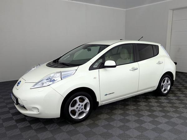 White Nissan Leaf 2012 in Tallinn, with an engine capacity of 0.00 L and mileage of 159 thousand km for 2599 €, photo 2 on AUTOMOTO.COM.LV