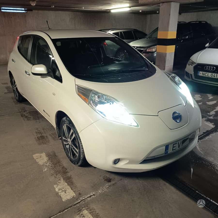 White Nissan Leaf 2013 in Vilnius, with an engine capacity of 0.00 L and mileage of 171 thousand km for 4950 €, photo 5 on AUTOMOTO.COM.LV