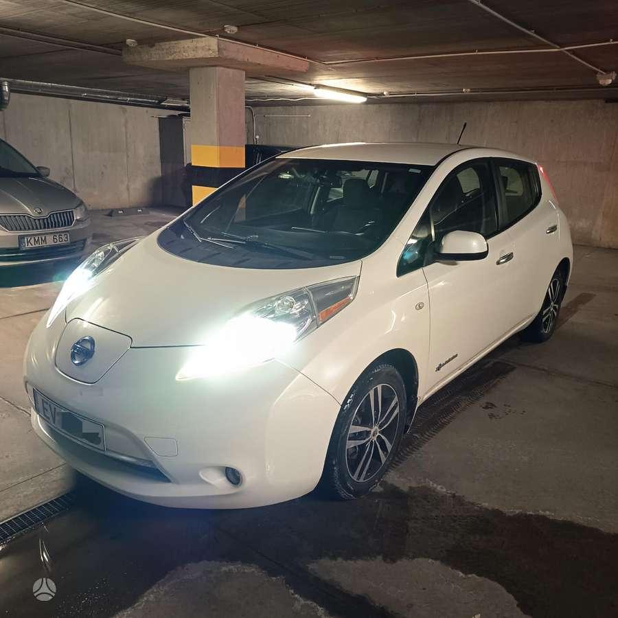 White Nissan Leaf 2013 in Vilnius, with an engine capacity of 0.00 L and mileage of 171 thousand km for 4950 €, photo 6 on AUTOMOTO.COM.LV