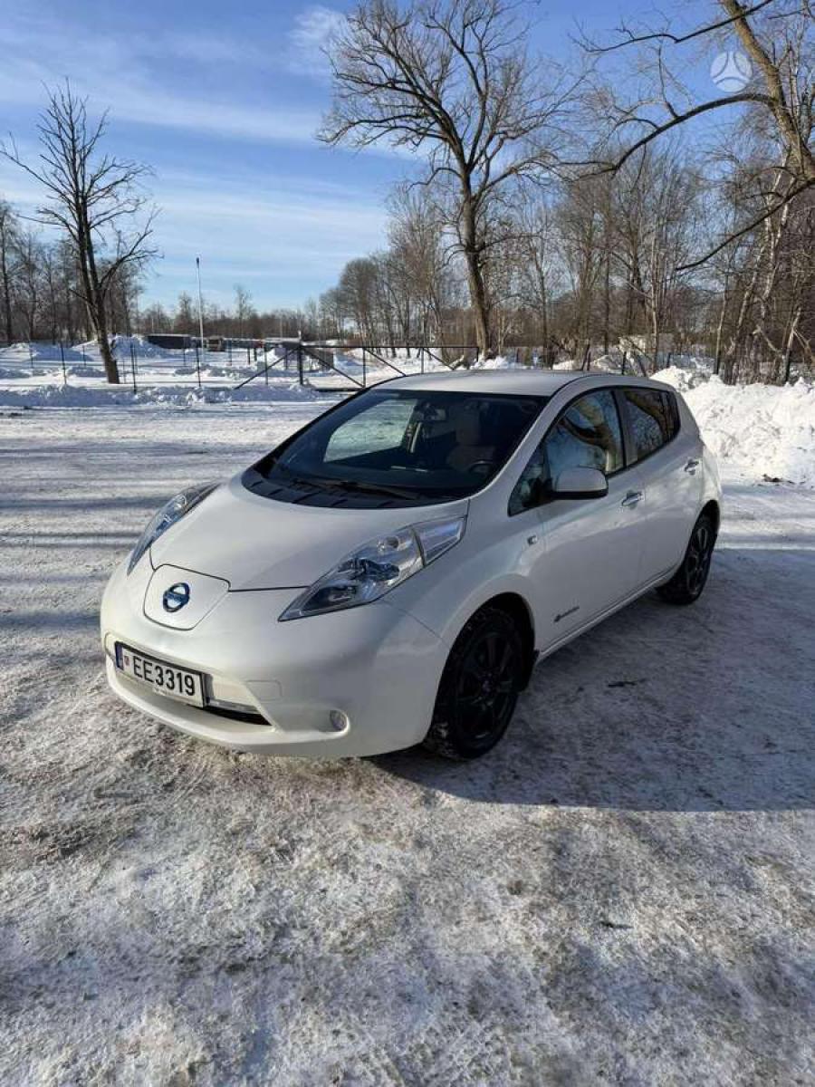 White Nissan Leaf 2013 in Klaipeda, with an engine capacity of 0.00 L and mileage of 170 thousand km for 3000 €, photo 1 on AUTOMOTO.COM.LV