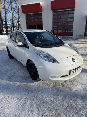 White Nissan Leaf 2013 in Klaipeda, with an engine capacity of 0.00 L and mileage of 170 thousand km for 3000 €, photo 2 on AUTOMOTO.COM.LV