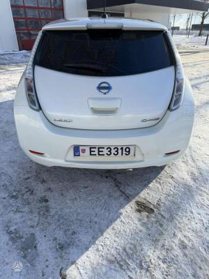 White Nissan Leaf 2013 in Klaipeda, with an engine capacity of 0.00 L and mileage of 170 thousand km for 3000 €, photo 4 on AUTOMOTO.COM.LV