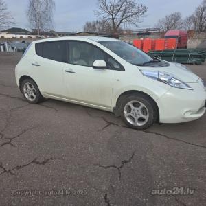 Balts Nissan Leaf 2013 Tallina, ar dzinēja tilpumu 0.00 L un nobraukumu 48 tūkst. km par 6750 €, foto 2 vietnē AUTOMOTO.COM.LV
