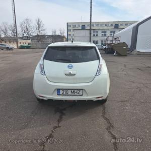 Balts Nissan Leaf 2013 Tallina, ar dzinēja tilpumu 0.00 L un nobraukumu 48 tūkst. km par 6750 €, foto 3 vietnē AUTOMOTO.COM.LV