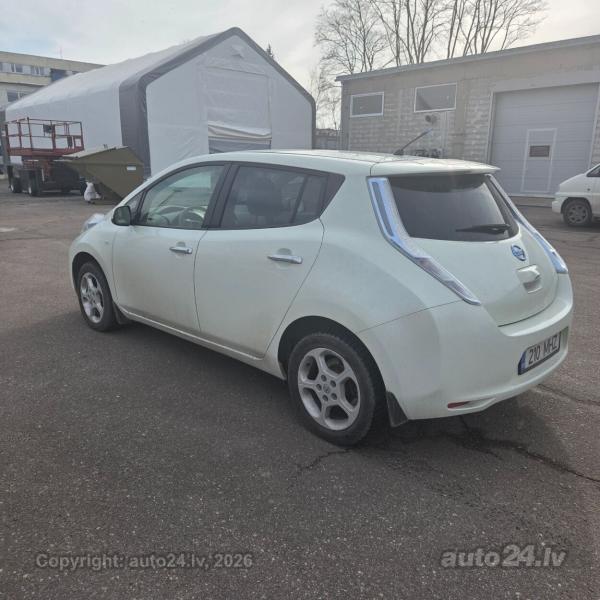 Balts Nissan Leaf 2013 Tallina, ar dzinēja tilpumu 0.00 L un nobraukumu 48 tūkst. km par 6750 €, foto 5 vietnē AUTOMOTO.COM.LV