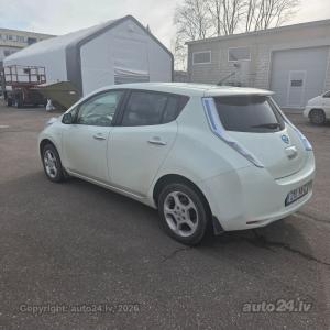 Balts Nissan Leaf 2013 Tallina, ar dzinēja tilpumu 0.00 L un nobraukumu 48 tūkst. km par 6750 €, foto 5 vietnē AUTOMOTO.COM.LV