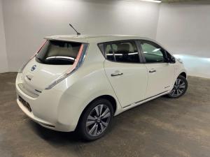 White Nissan Leaf 2013 in Riga, with an engine capacity of 0.00 L and mileage of 118 thousand km for 8950 €, photo 5 on AUTOMOTO.COM.LV