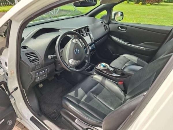Balts Nissan Leaf 2013 Kėdainiai, ar dzinēja tilpumu 0.00 L un nobraukumu 61 tūkst. km par 2800 €, foto 2 vietnē AUTOMOTO.COM.LV
