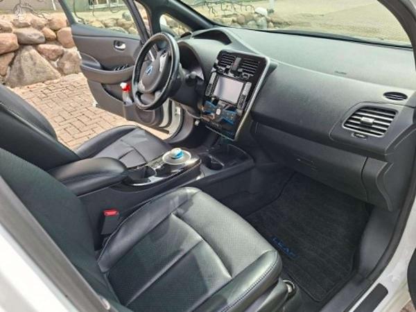Balts Nissan Leaf 2013 Kėdainiai, ar dzinēja tilpumu 0.00 L un nobraukumu 61 tūkst. km par 2800 €, foto 3 vietnē AUTOMOTO.COM.LV