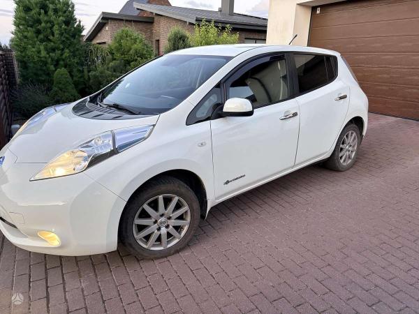 Balts Nissan Leaf 2013 Viļņa, ar dzinēja tilpumu 0.00 L un nobraukumu 175 tūkst. km par 3680 €, foto 4 vietnē AUTOMOTO.COM.LV
