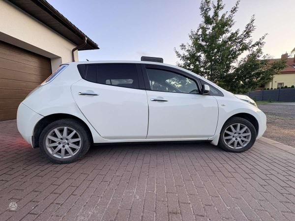 Balts Nissan Leaf 2013 Viļņa, ar dzinēja tilpumu 0.00 L un nobraukumu 175 tūkst. km par 3680 €, foto 7 vietnē AUTOMOTO.COM.LV