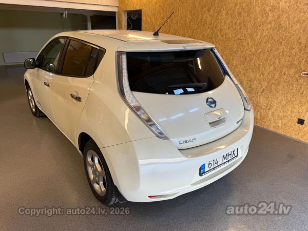 Balts Nissan Leaf 2013 Tallina, ar dzinēja tilpumu 0.00 L un nobraukumu 205 tūkst. km par 3333 €, foto 3 vietnē AUTOMOTO.COM.LV