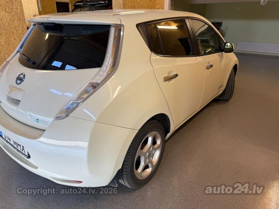 Balts Nissan Leaf 2013 Tallina, ar dzinēja tilpumu 0.00 L un nobraukumu 205 tūkst. km par 3333 €, foto 5 vietnē AUTOMOTO.COM.LV