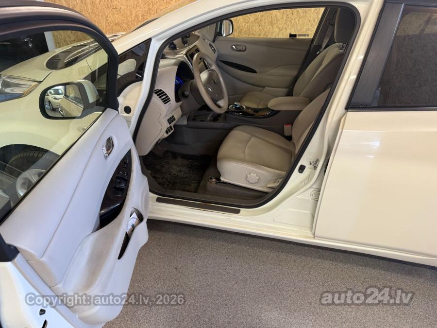 Balts Nissan Leaf 2013 Tallina, ar dzinēja tilpumu 0.00 L un nobraukumu 205 tūkst. km par 3333 €, foto 6 vietnē AUTOMOTO.COM.LV