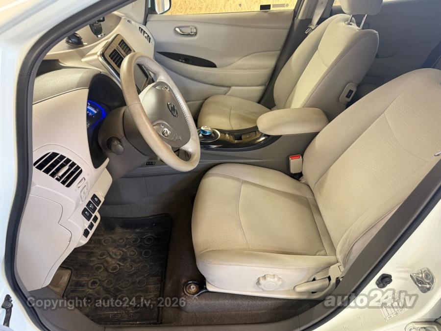 Balts Nissan Leaf 2013 Tallina, ar dzinēja tilpumu 0.00 L un nobraukumu 205 tūkst. km par 3333 €, foto 7 vietnē AUTOMOTO.COM.LV