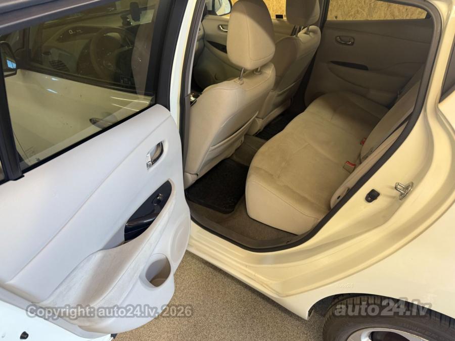 Balts Nissan Leaf 2013 Tallina, ar dzinēja tilpumu 0.00 L un nobraukumu 205 tūkst. km par 3333 €, foto 8 vietnē AUTOMOTO.COM.LV