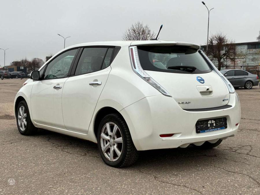 Balts Nissan Leaf 2014 Marijampole, ar dzinēja tilpumu 0.00 L un nobraukumu 109 tūkst. km par 3850 €, foto 5 vietnē AUTOMOTO.COM.LV