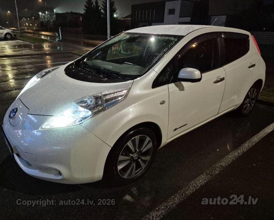 Balts Nissan Leaf 2014 Tallina, ar dzinēja tilpumu 0.00 L un nobraukumu 190 tūkst. km par 3850 €, foto 3 vietnē AUTOMOTO.COM.LV