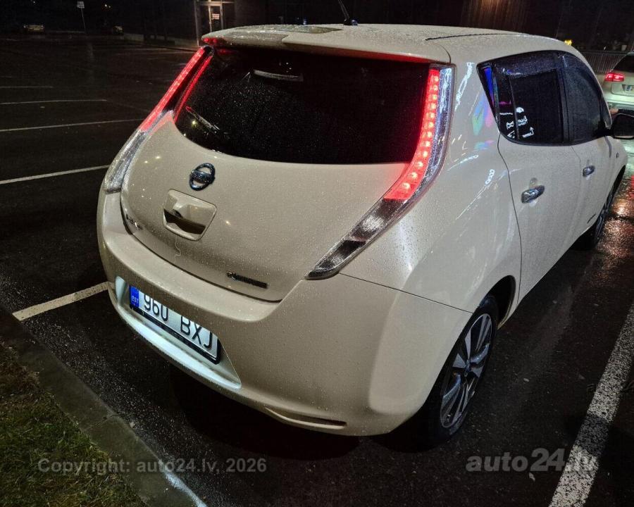 Balts Nissan Leaf 2014 Tallina, ar dzinēja tilpumu 0.00 L un nobraukumu 190 tūkst. km par 3850 €, foto 4 vietnē AUTOMOTO.COM.LV