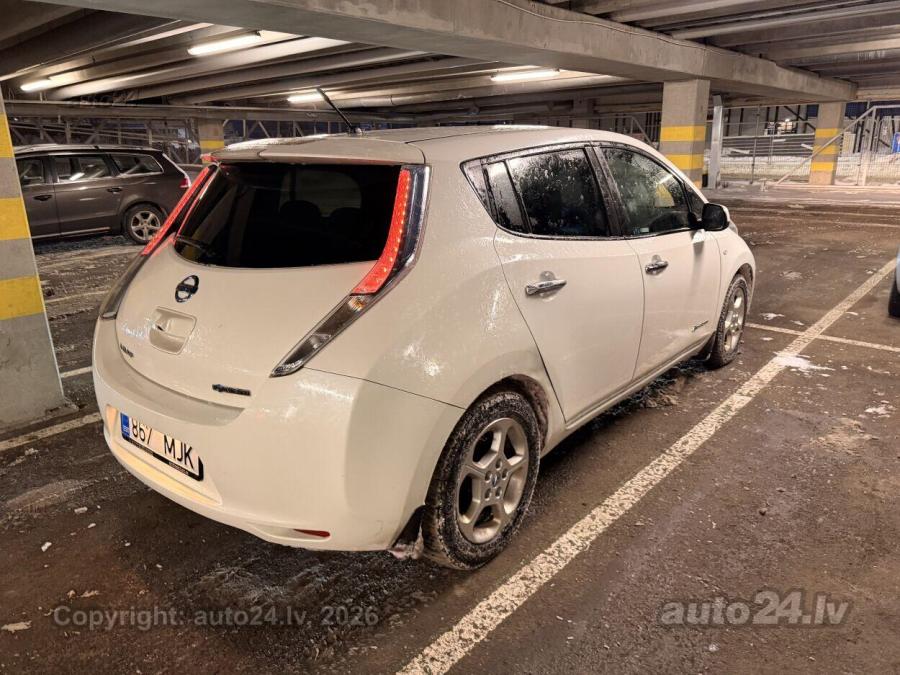 Balts Nissan Leaf 2014 Tallina, ar dzinēja tilpumu 0.00 L un nobraukumu 173 tūkst. km par 14500 €, foto 3 vietnē AUTOMOTO.COM.LV