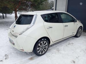 White Nissan Leaf 2014 in Jonava, with an engine capacity of 0.00 L and mileage of 255 thousand km for 2600 €, photo 3 on AUTOMOTO.COM.LV