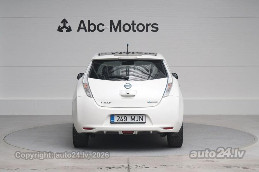 White Nissan Leaf 2014 in Tallinn, with an engine capacity of 0.00 L and mileage of 80 thousand km for 3890 €, photo 5 on AUTOMOTO.COM.LV
