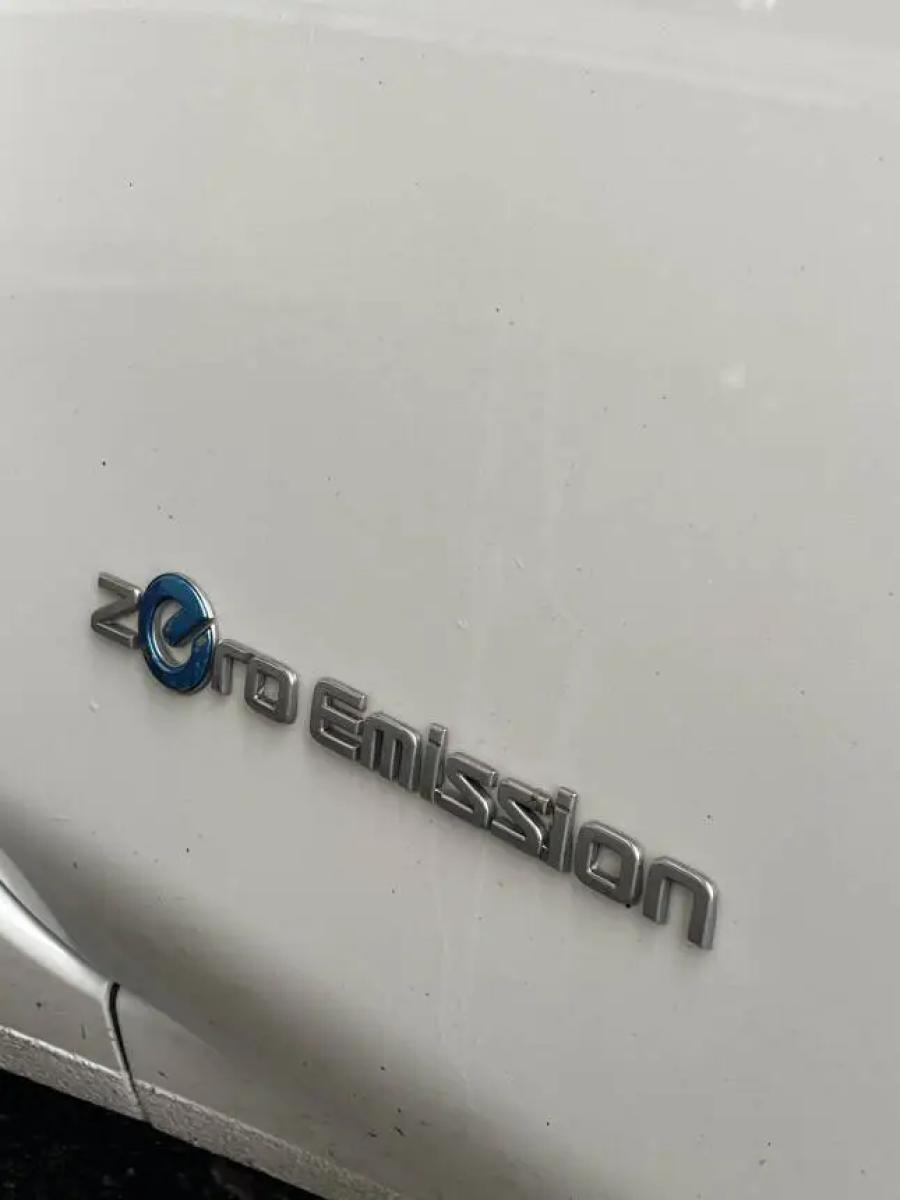 Balts Nissan Leaf 2014 Rīga, ar dzinēja tilpumu 0.10 L un nobraukumu 156 tūkst. km par 7500 €, foto 7 vietnē AUTOMOTO.COM.LV