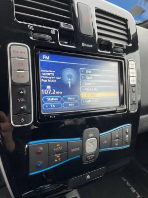Balts Nissan Leaf 2014 Rīga, ar dzinēja tilpumu 0.10 L un nobraukumu 156 tūkst. km par 7500 €, foto 14 vietnē AUTOMOTO.COM.LV