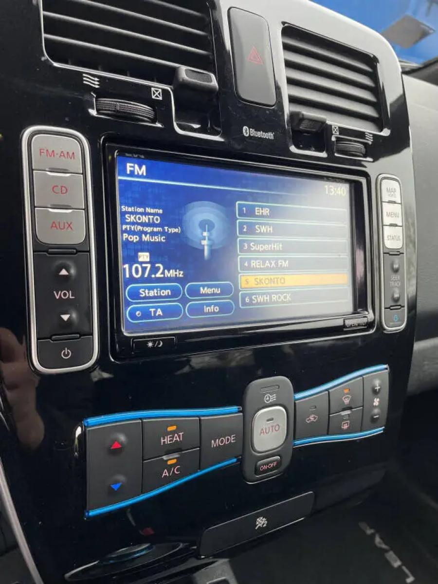 Balts Nissan Leaf 2014 Rīga, ar dzinēja tilpumu 0.10 L un nobraukumu 156 tūkst. km par 7500 €, foto 14 vietnē AUTOMOTO.COM.LV