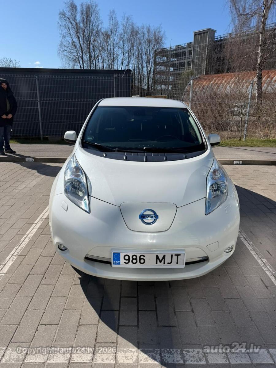Balts Nissan Leaf 2015 Tallina, ar dzinēja tilpumu 0.00 L un nobraukumu 152 tūkst. km par 4600 €, foto 1 vietnē AUTOMOTO.COM.LV