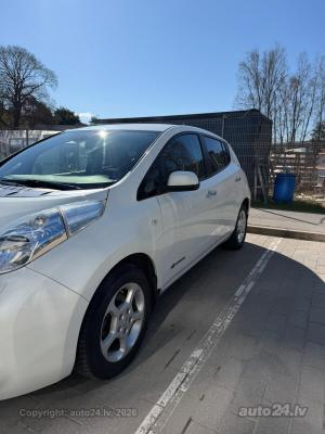Balts Nissan Leaf 2015 Tallina, ar dzinēja tilpumu 0.00 L un nobraukumu 152 tūkst. km par 4600 €, foto 6 vietnē AUTOMOTO.COM.LV