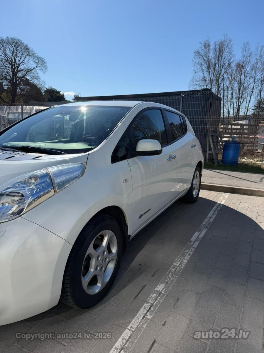 Balts Nissan Leaf 2015 Tallina, ar dzinēja tilpumu 0.00 L un nobraukumu 152 tūkst. km par 4600 €, foto 6 vietnē AUTOMOTO.COM.LV