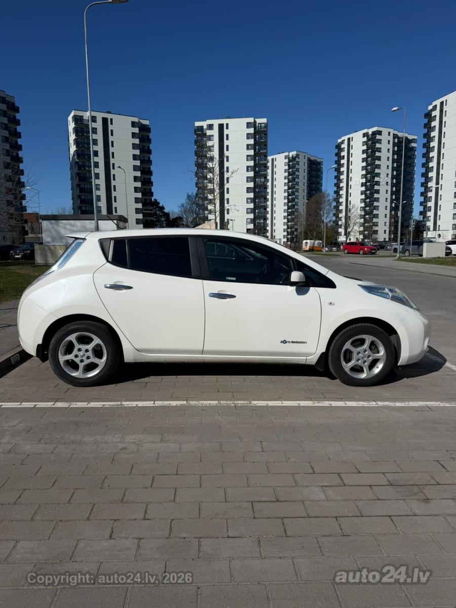 Balts Nissan Leaf 2015 Tallina, ar dzinēja tilpumu 0.00 L un nobraukumu 152 tūkst. km par 4600 €, foto 7 vietnē AUTOMOTO.COM.LV