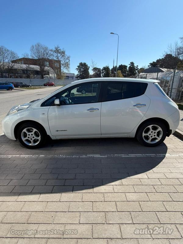 White Nissan Leaf 2015 in Tallinn, with an engine capacity of 0.00 L and mileage of 152 thousand km for 4600 €, photo 7 on AUTOMOTO.COM.LV