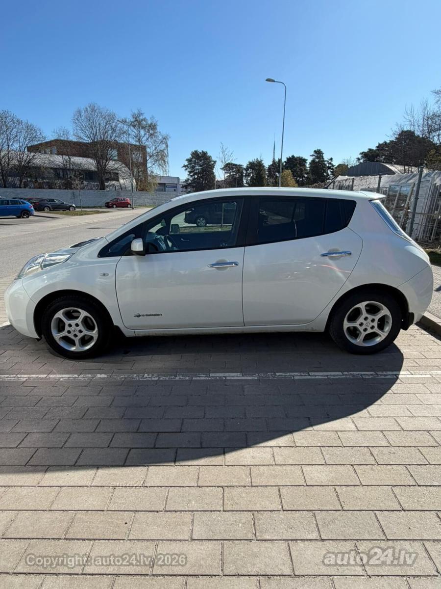 Balts Nissan Leaf 2015 Tallina, ar dzinēja tilpumu 0.00 L un nobraukumu 152 tūkst. km par 4600 €, foto 8 vietnē AUTOMOTO.COM.LV