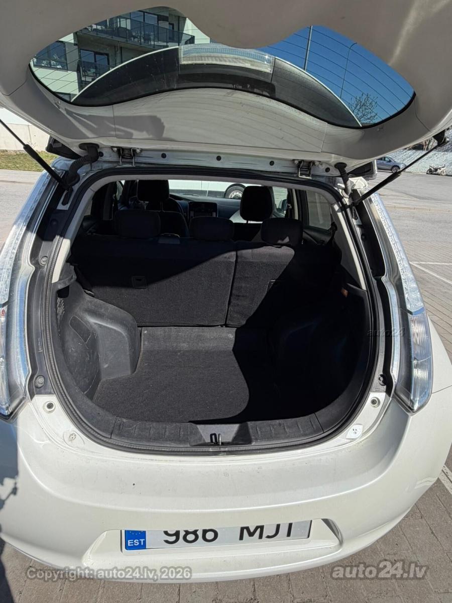 Balts Nissan Leaf 2015 Tallina, ar dzinēja tilpumu 0.00 L un nobraukumu 152 tūkst. km par 4600 €, foto 11 vietnē AUTOMOTO.COM.LV