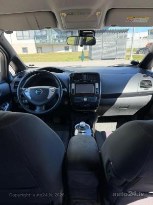 Balts Nissan Leaf 2015 Tallina, ar dzinēja tilpumu 0.00 L un nobraukumu 152 tūkst. km par 4600 €, foto 14 vietnē AUTOMOTO.COM.LV