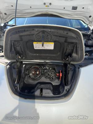 Balts Nissan Leaf 2015 Tallina, ar dzinēja tilpumu 0.00 L un nobraukumu 152 tūkst. km par 4600 €, foto 16 vietnē AUTOMOTO.COM.LV