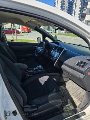 Balts Nissan Leaf 2015 Tallina, ar dzinēja tilpumu 0.00 L un nobraukumu 152 tūkst. km par 4600 €, foto 19 vietnē AUTOMOTO.COM.LV